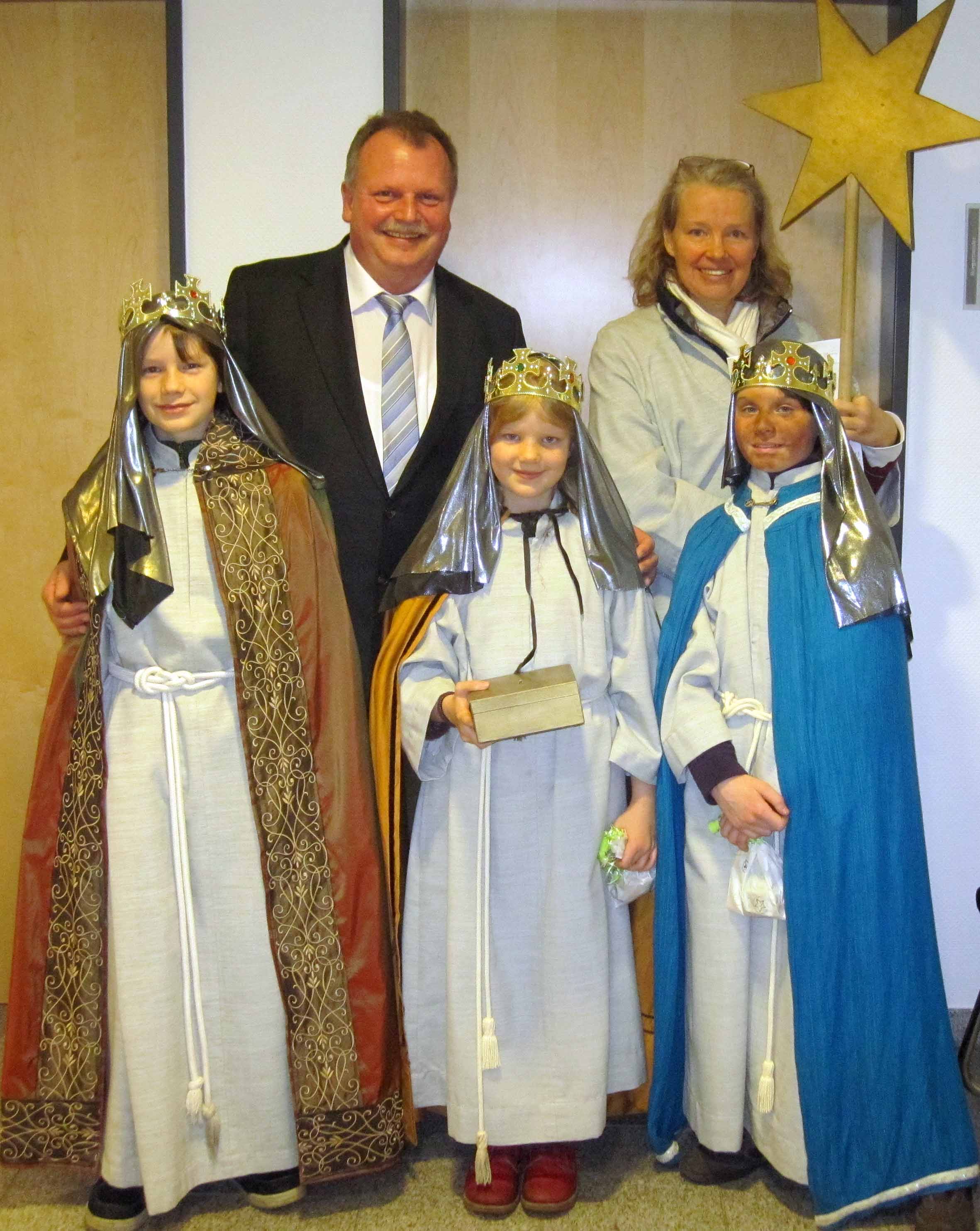 Sternsinger im Kalletaler Rathaus